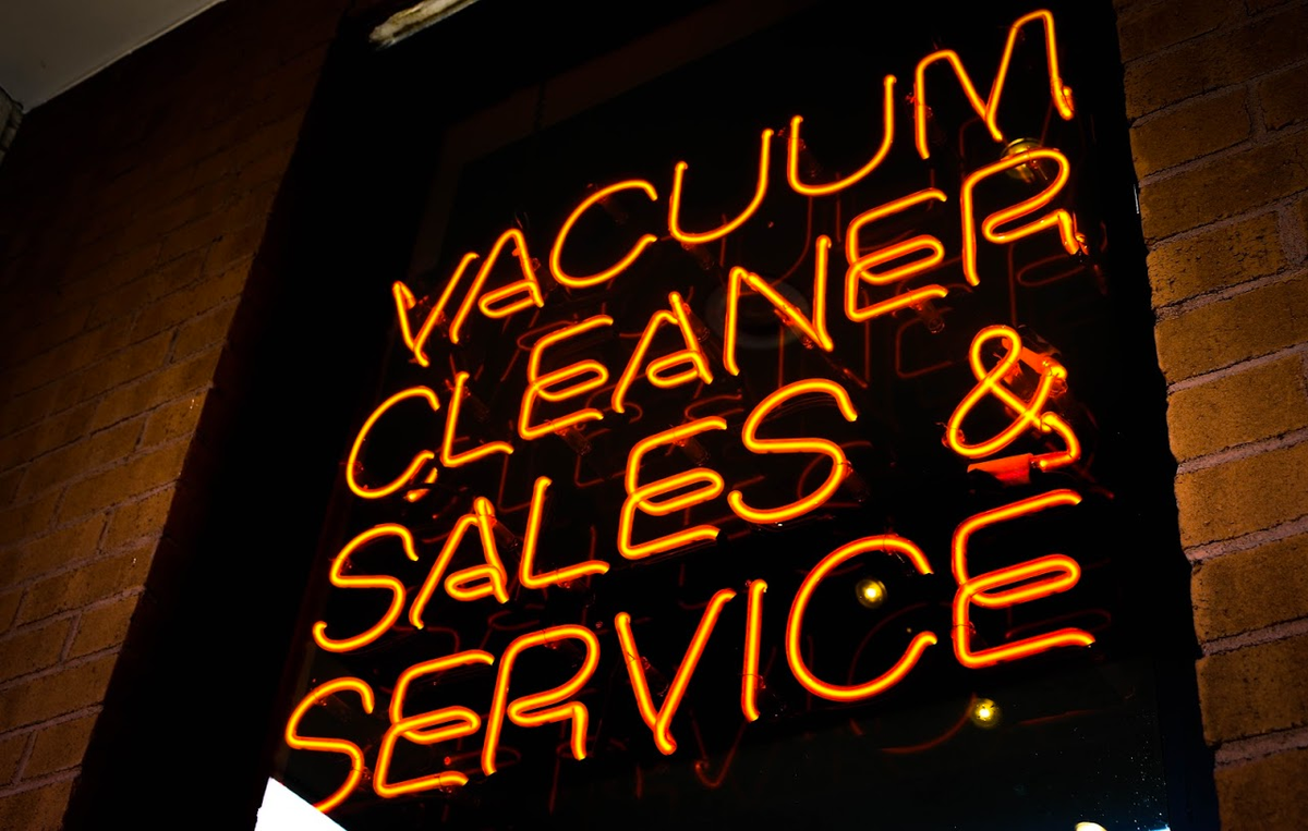 Top 5 Signs Your Vacuum Needs Professional Service – Advice from Leesb ...